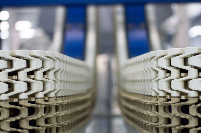 Get Vertical with Plastic Chain Wedge Conveyors | North Carolina, South ...
